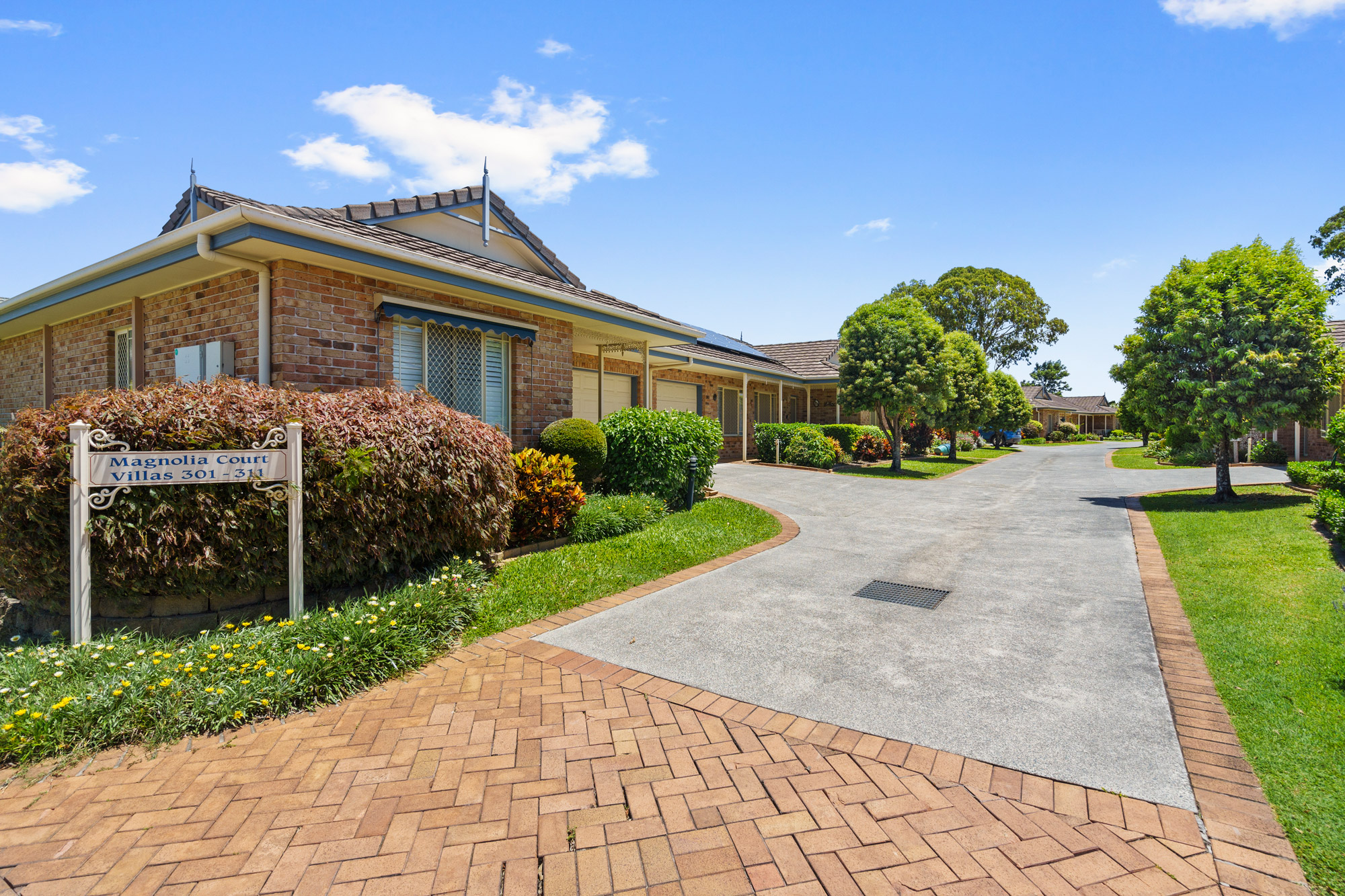 Retirement living options: Retirement villages vs home - RetireAustralia